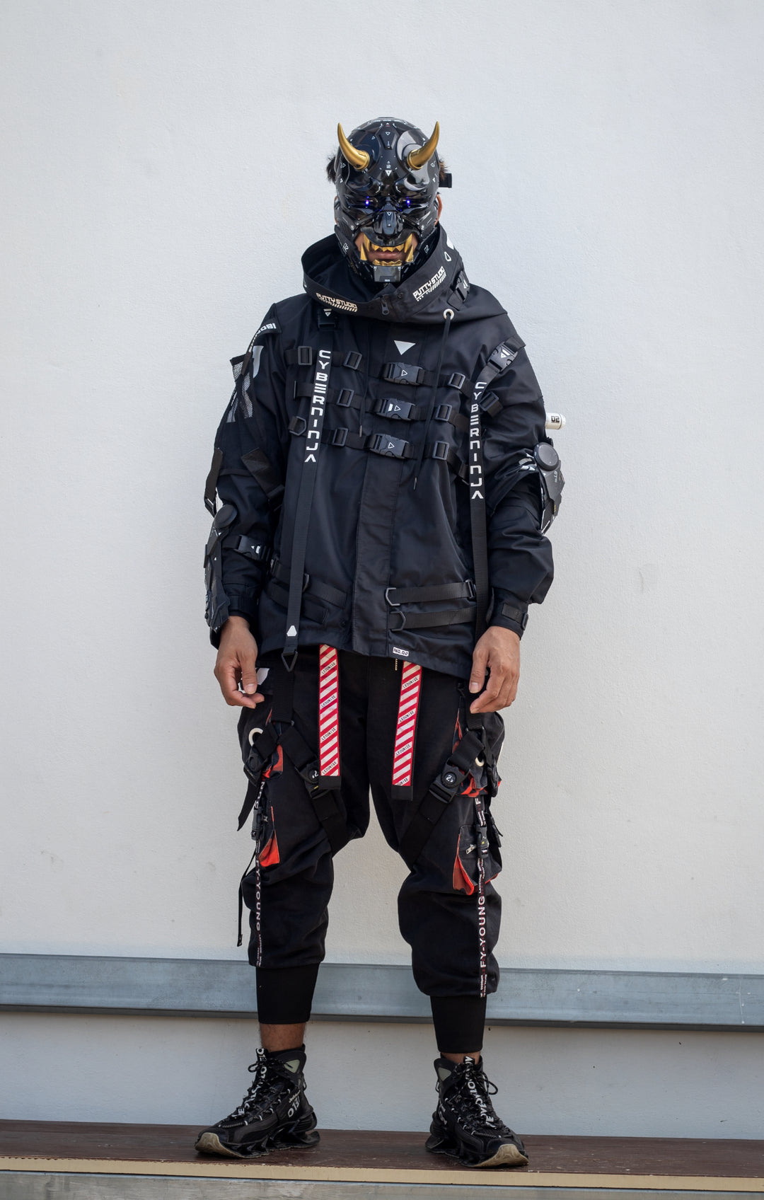 Loading image: Black Oni Mask