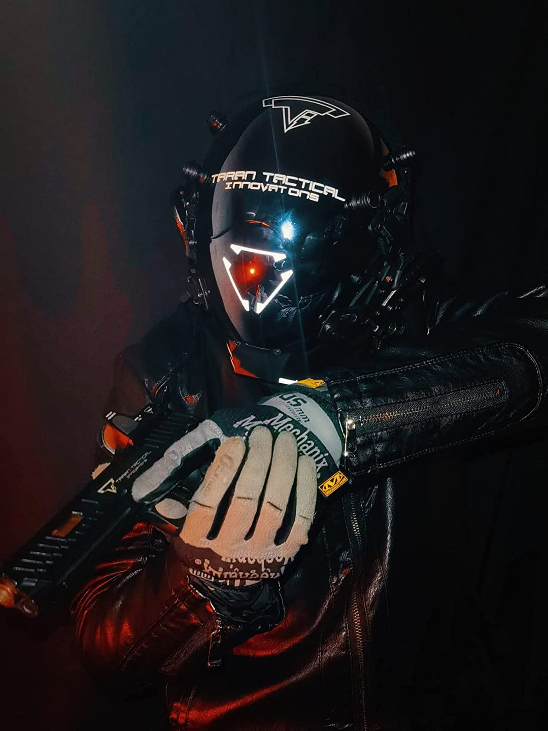 Loading image: Combat Cyberpunk Helmet | CYBER TECHWEAR®